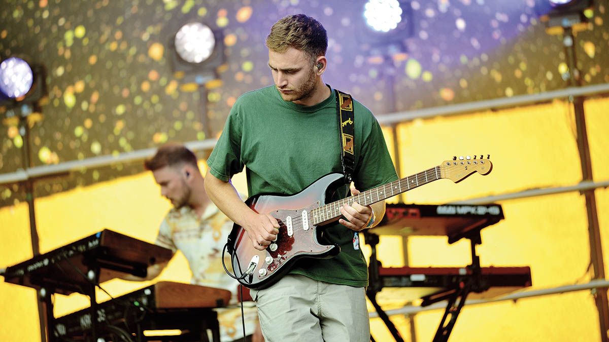 Tom Misch/トム・ミッシュの使用機材【アンプ・ギター・エフェクター】 | XTONES